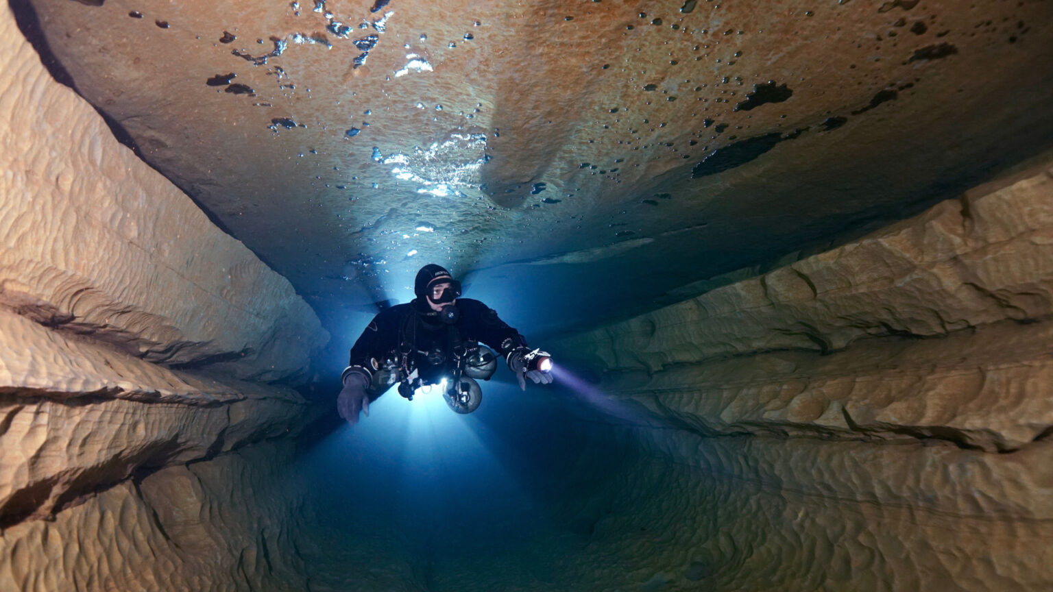 Cave diving | Certification and what to see